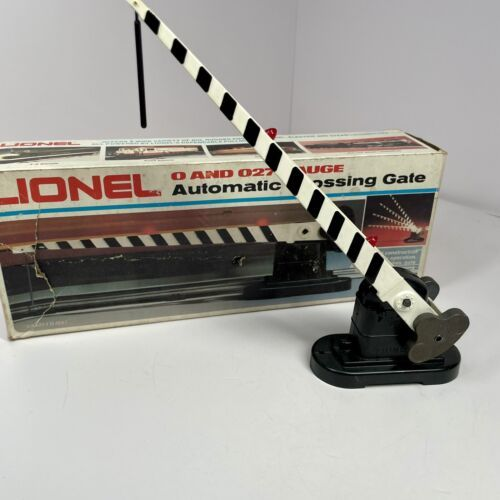 Lionel 6-2152 Automatic Crossing Gate | East Main Trains