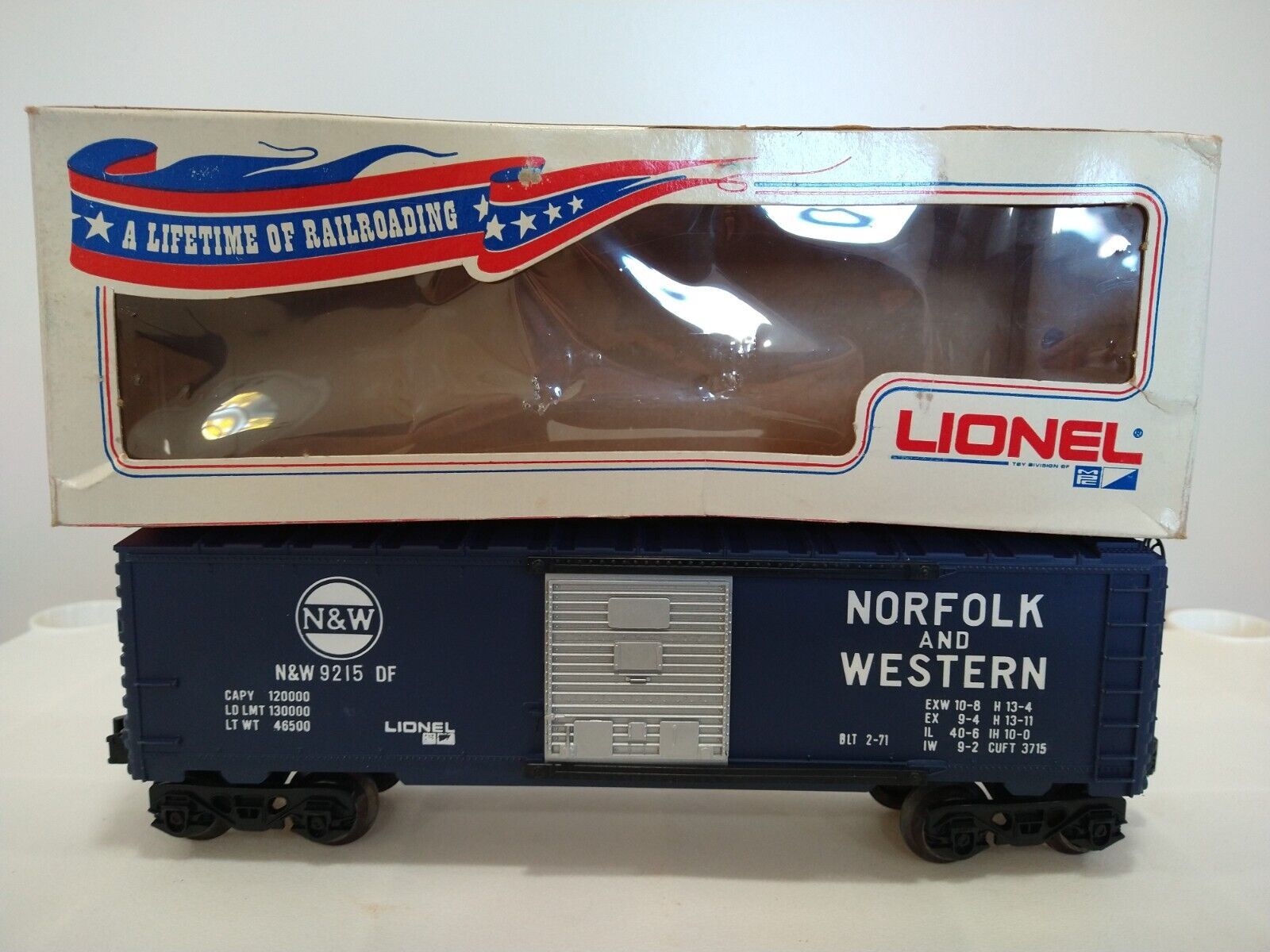 Lionel 6-9215 Norfolk & Western Box Car | East Main Trains