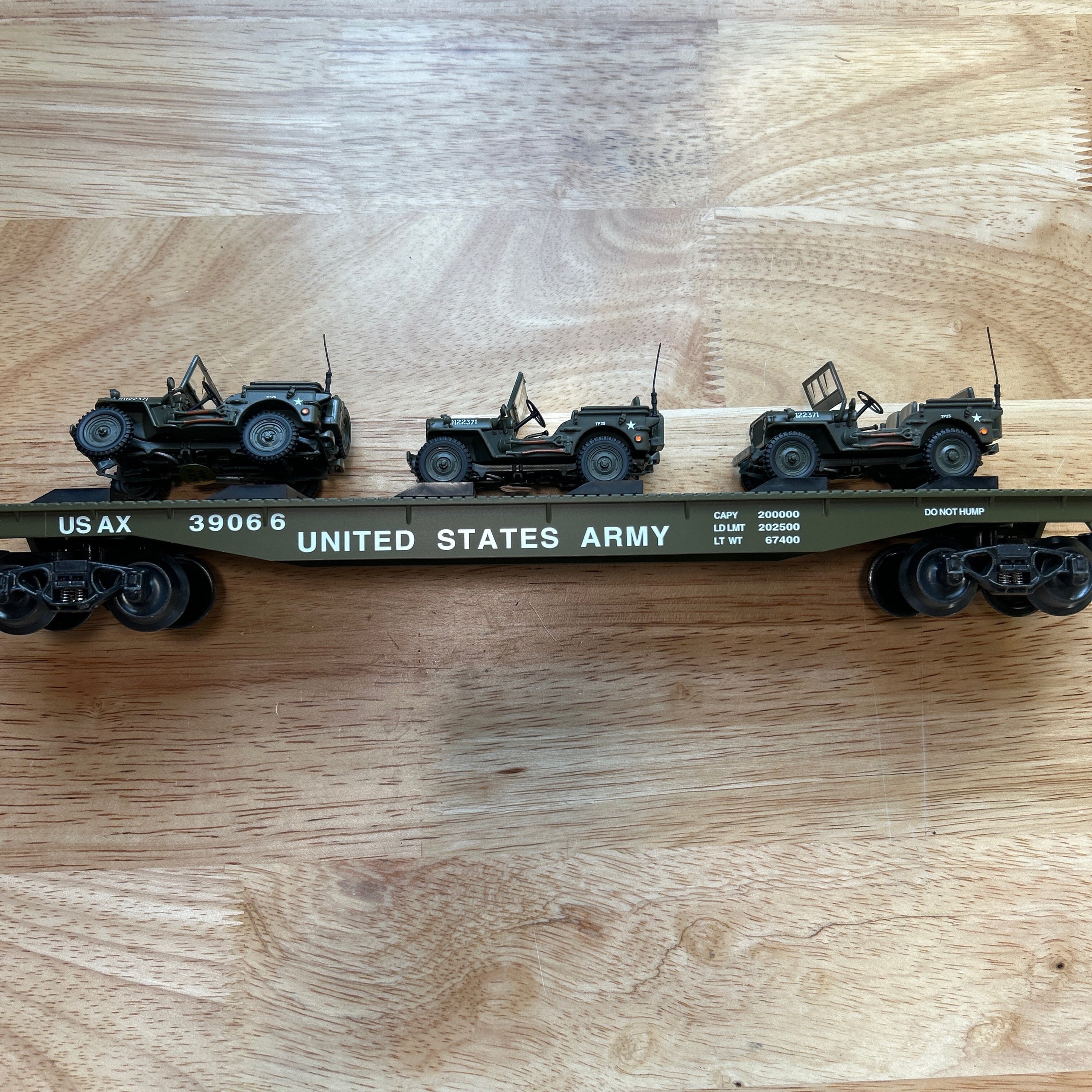 K-Line K691-8023 US Army Flat Car w/3 Jeeps | East Main Trains