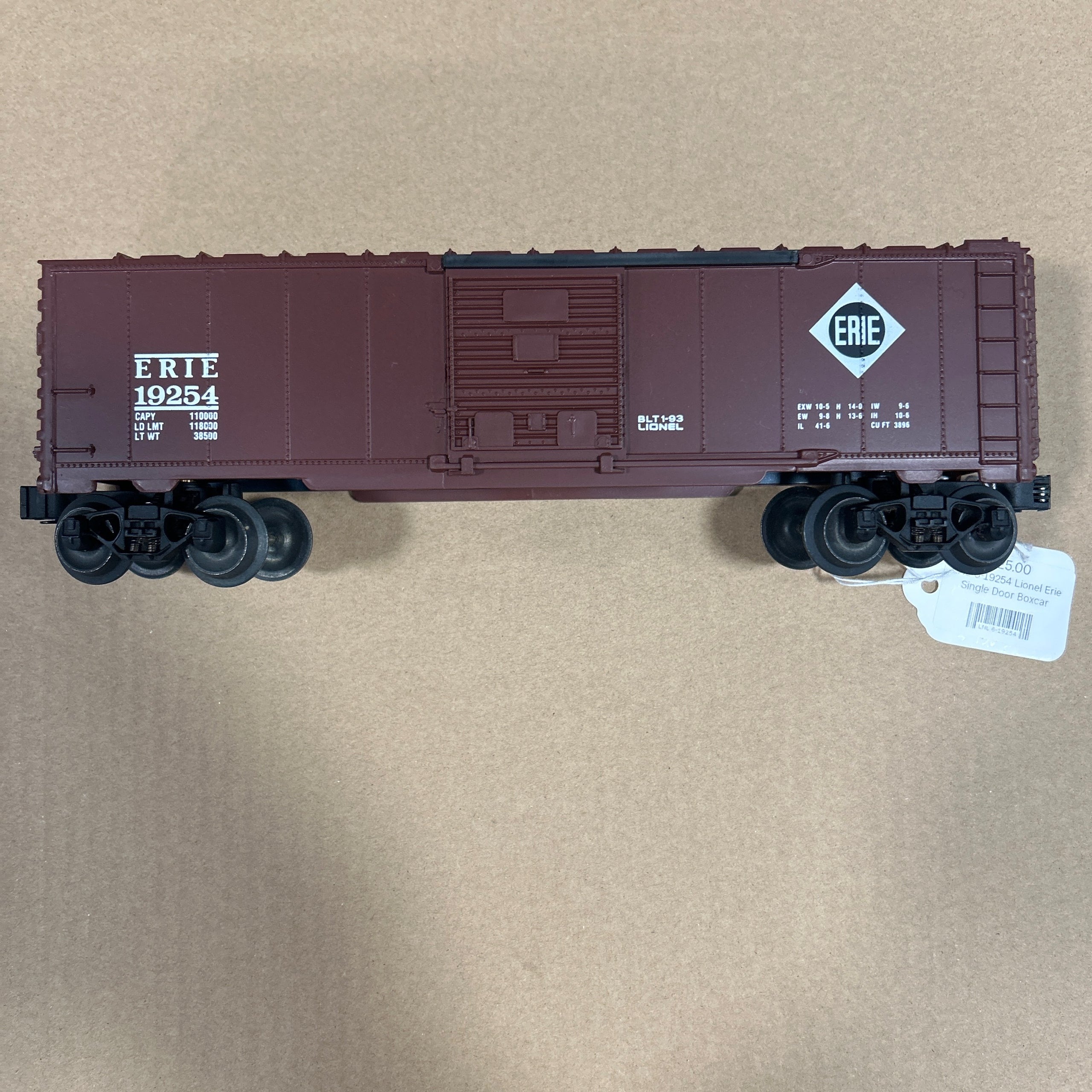 LNL 6-19254 Lionel Erie Single Door Boxcar | East Main Trains