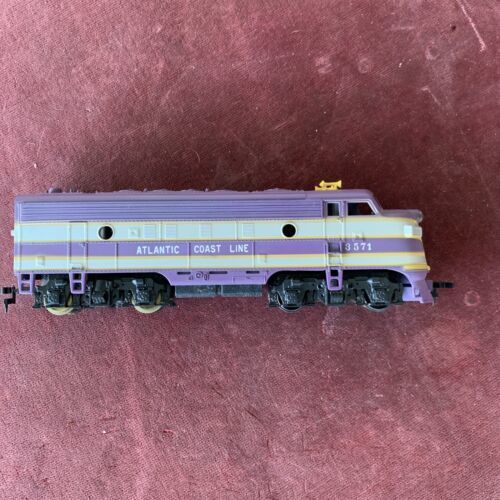 Tyco 3571 HO Atlantic Coast Locomotive Engine-Purple | East Main Trains